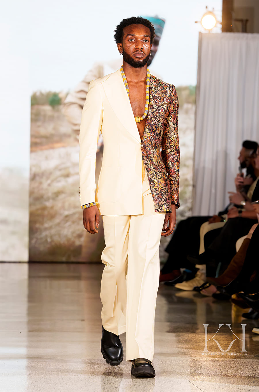 Aseye Cross Personality Suit